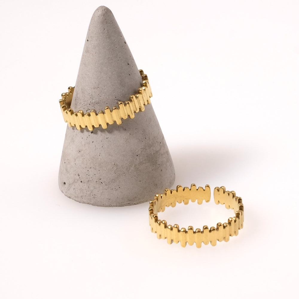 Graphic ring in stainless steel 304 gold 18k - Perles Corner