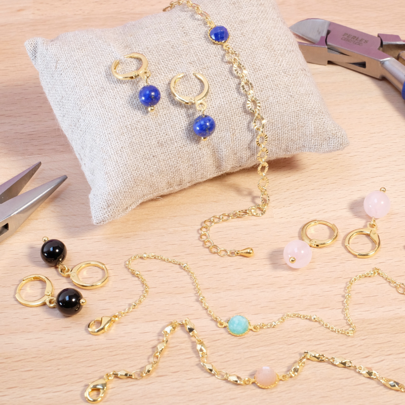 Atelier création bijoux DIY Paris pour apprendre le montage - Perles Corner