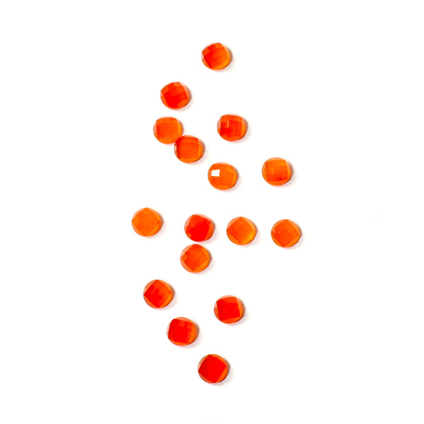 2 Faceted Carnelian Cabochons 4mm - Perles Corner